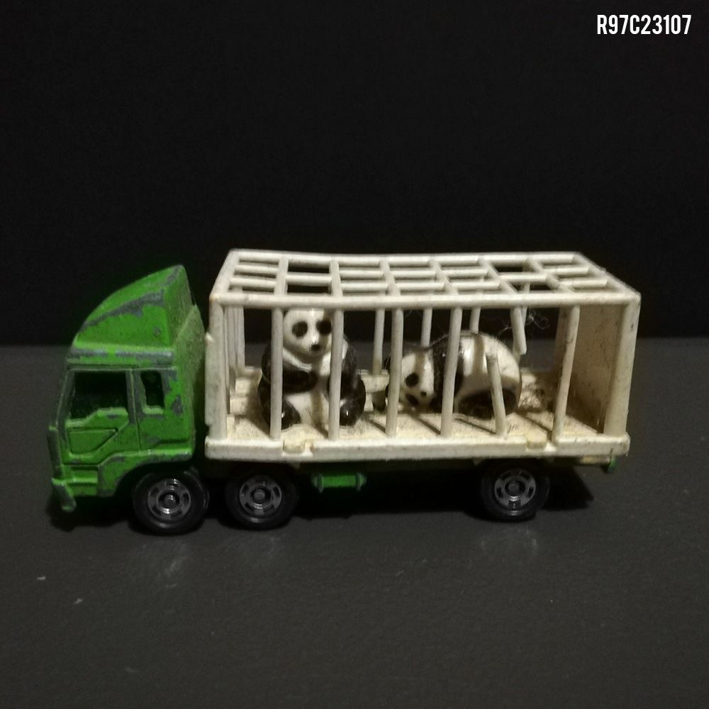 Mitsubishi Fuso Animal (Panda) Carrier (Tomy Tomica #76) Green Truck - Used/Not Mint on Carousell