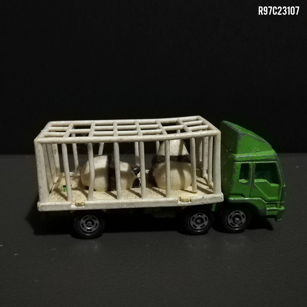 Mitsubishi Fuso Animal (Panda) Carrier (Tomy Tomica #76) Green Truck - Used/Not Mint on Carousell