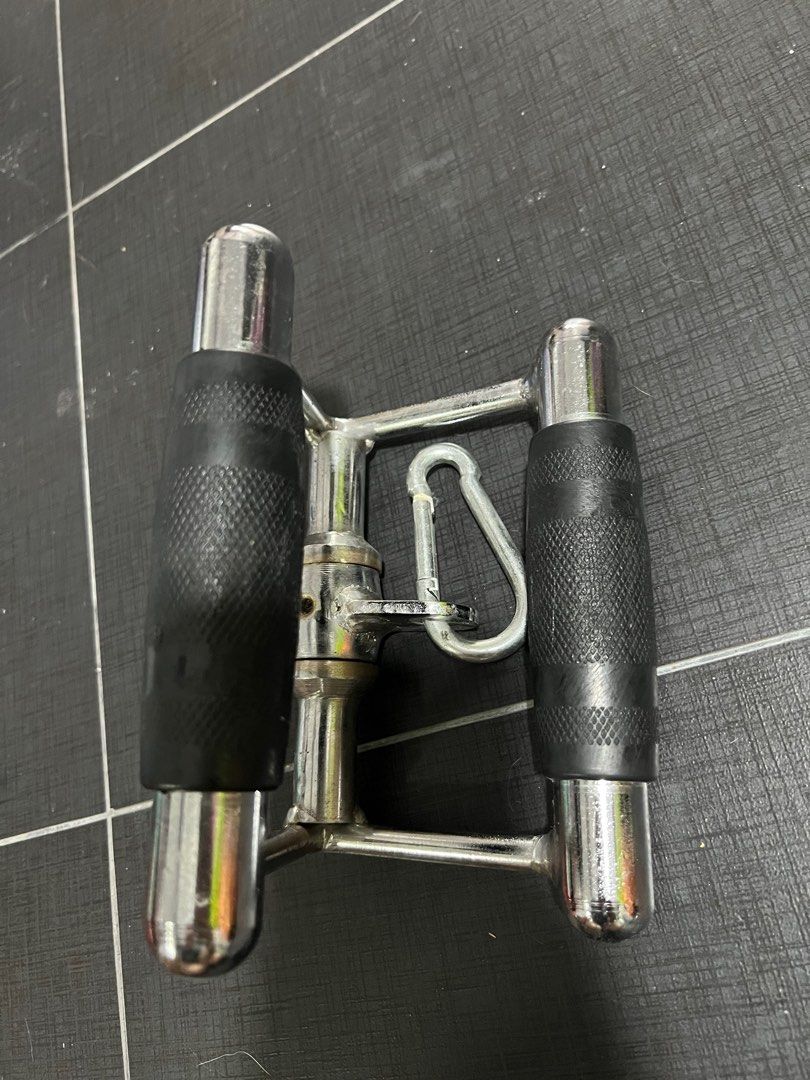 Revolving Seated Row - Double D - V Handle Attachment, Sports Equipment ...