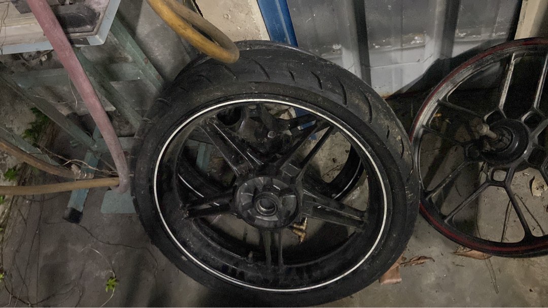 Rim y15 original line putih, Motorbikes on Carousell