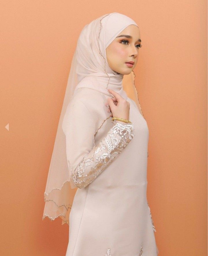 SEWA SET CROWN, VEIL DAN HAND BOUQUET (JB PASIR GUDANG), Women's ...