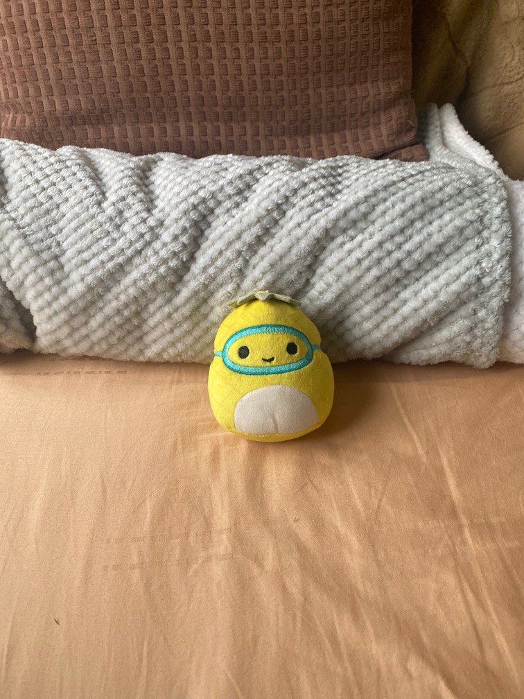 Squish mellow, Hobbies & Toys, Toys & Games on Carousell