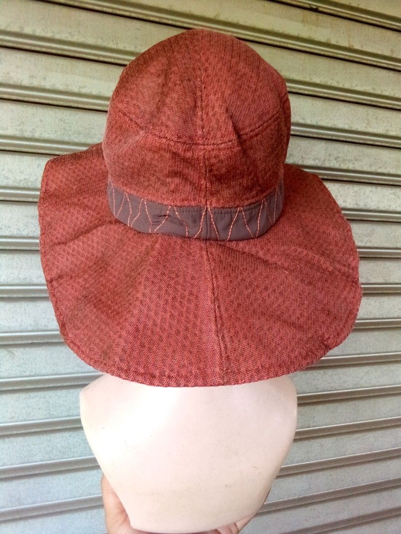 Topi rimba, Fesyen Pria, Pakaian , Atasan di Carousell