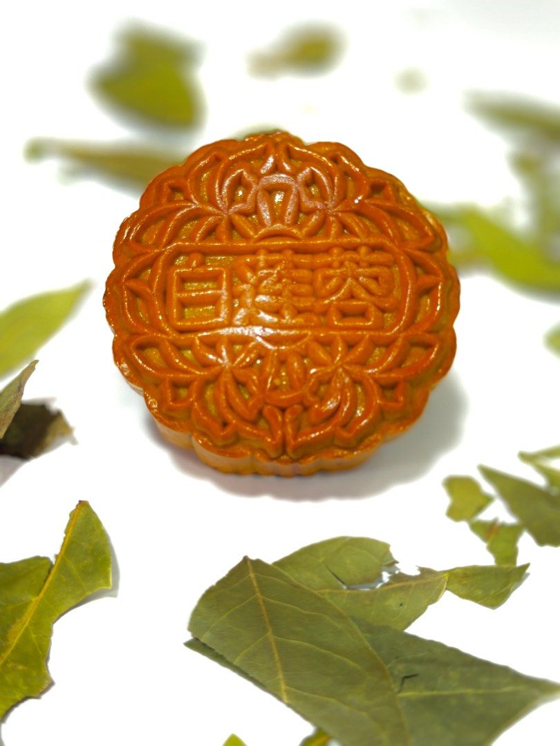 Traditional Mooncake with Lantern design and Fairy lights packaging ...
