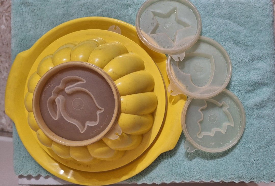 Tupperware Agar agar/Jelly Mould, Furniture & Home Living, Kitchenware ...