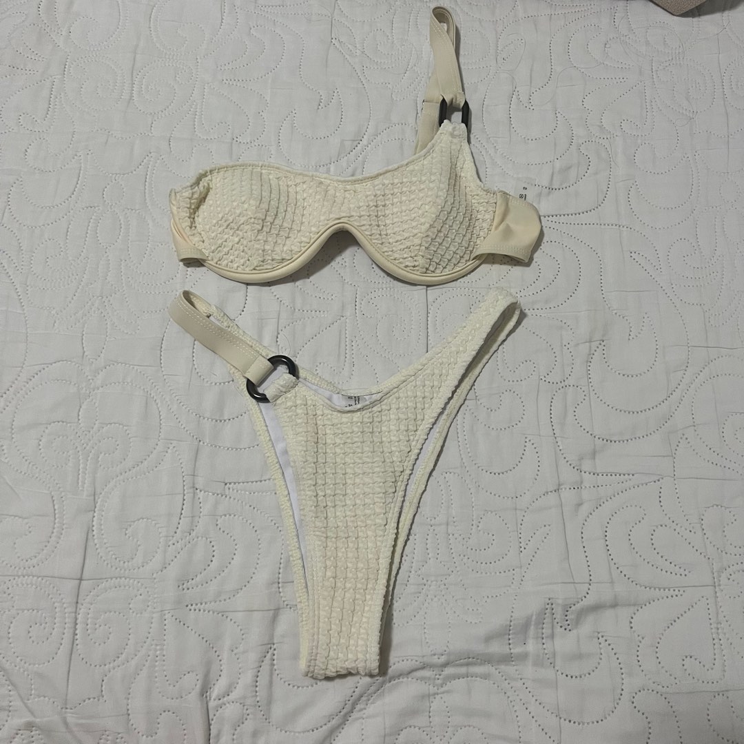 UNDERWIRED ONE SIDED CREAM BIKINI on Carousell