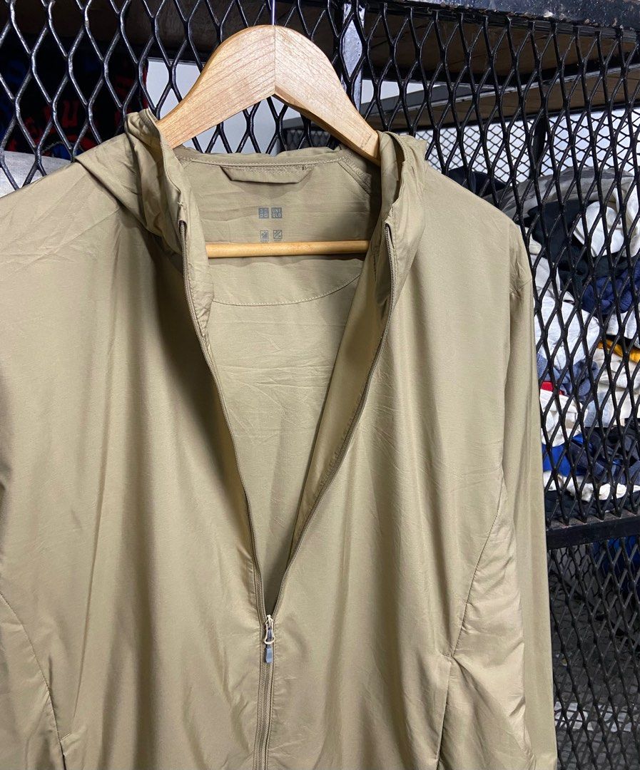 Uniqlo Windbreaker Jacket, Men's Fashion, Coats, Jackets and Outerwear ...