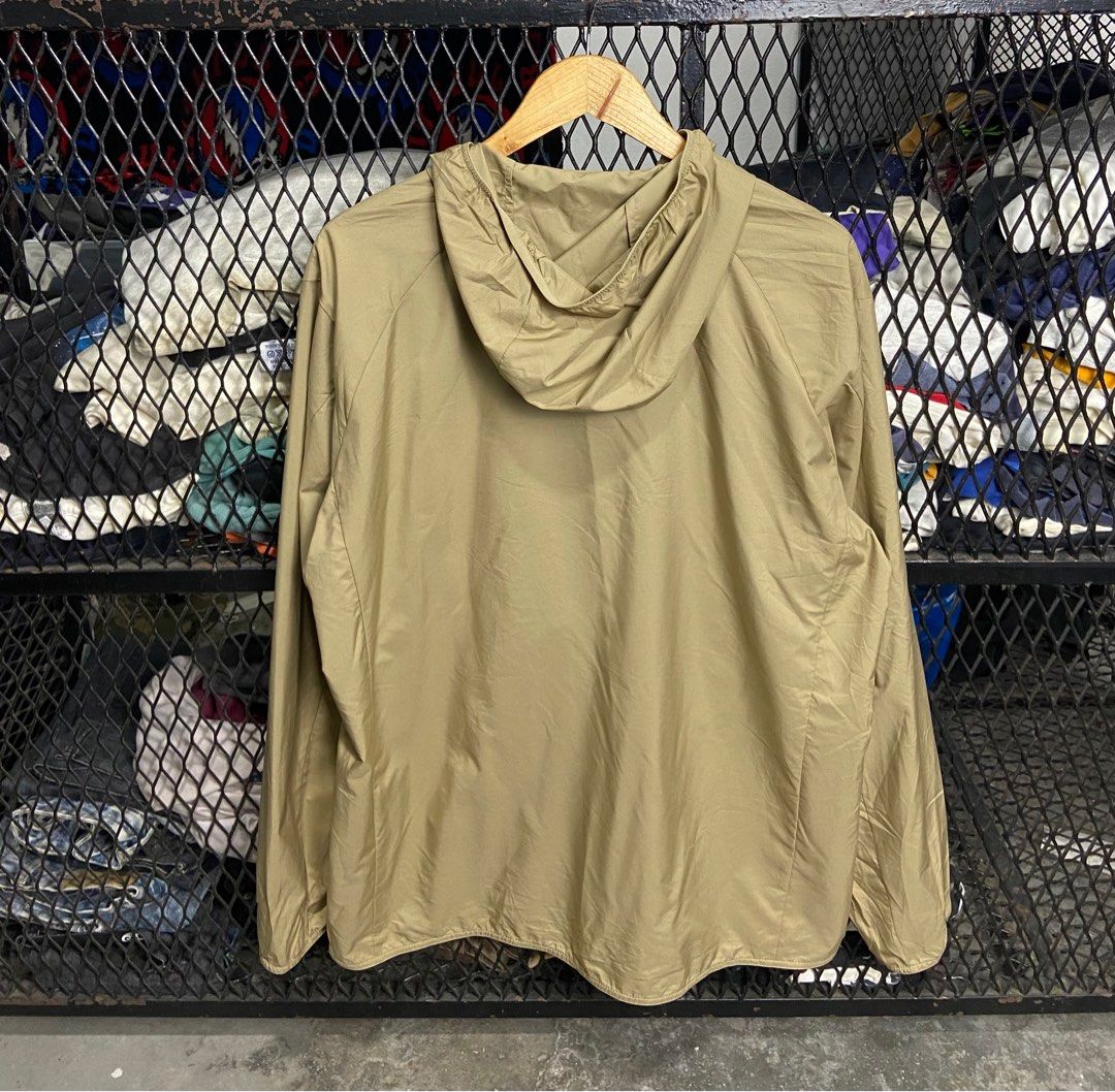 Uniqlo Windbreaker Jacket, Men's Fashion, Coats, Jackets and Outerwear ...