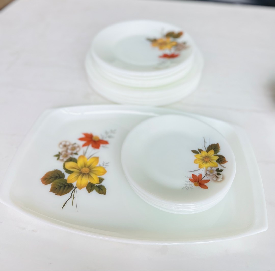 Vintage Pyrex Dinnerware set, Furniture & Home Living, Kitchenware ...