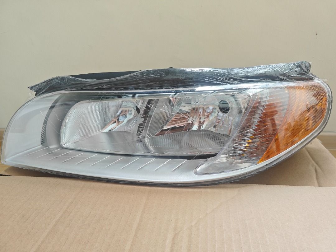 Volvo S80 V70 Mk3 Headlight (Left side), with adjustable height ...
