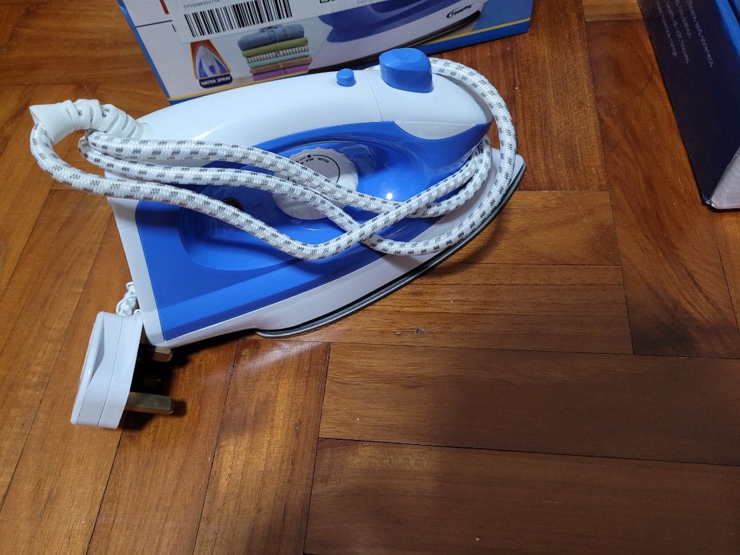 Water spray Iron, TV & Home Appliances, Irons & Steamers on Carousell