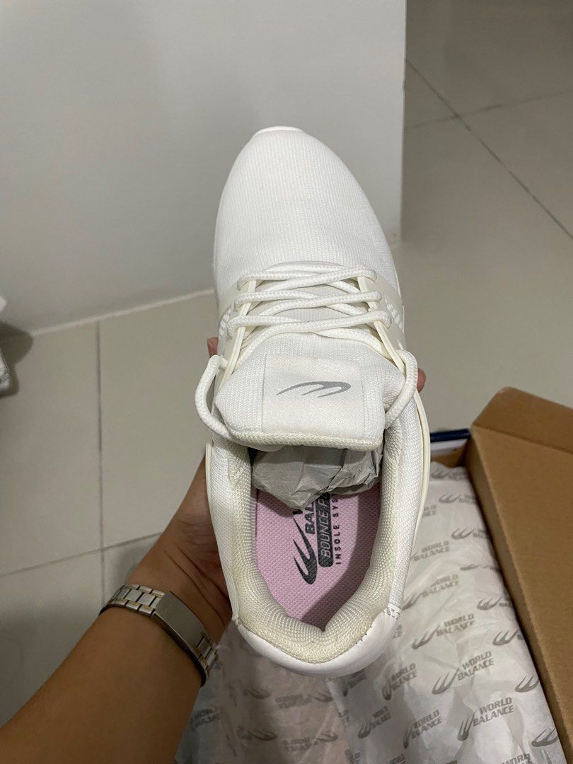 World Balance White Shoes, Women's Fashion, Footwear, Sneakers on Carousell