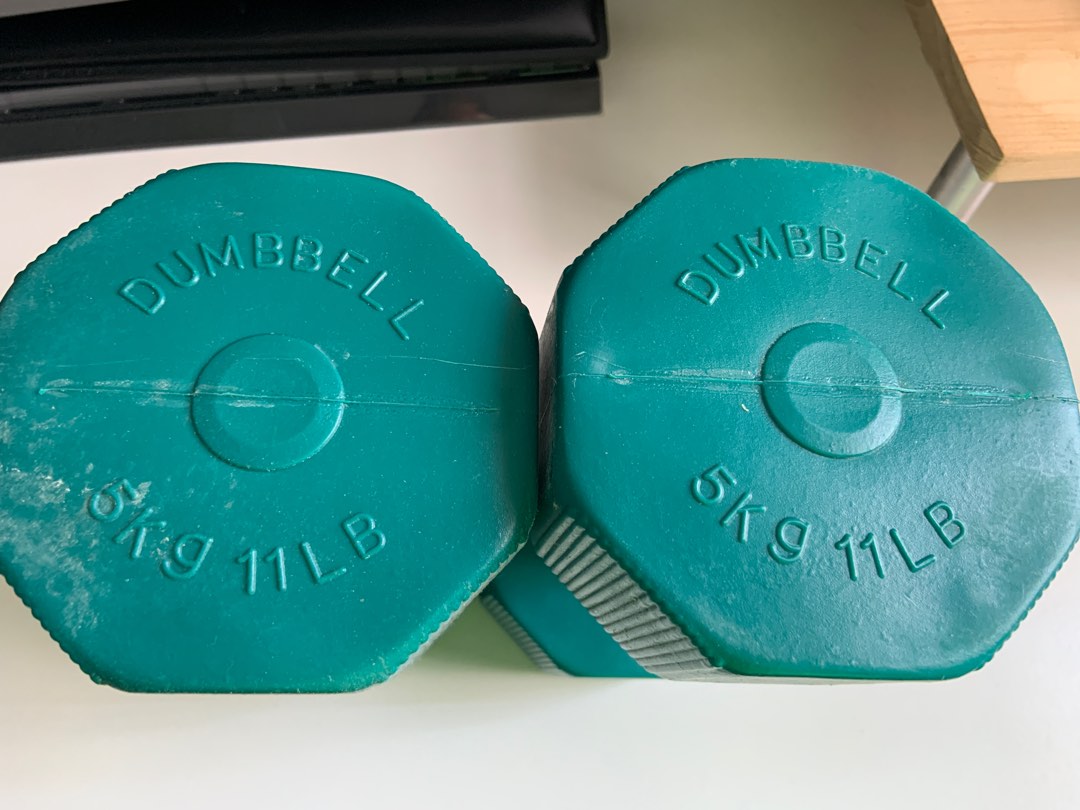 2x 5KG dumbbell (free power wheel), Sports Equipment, Exercise ...