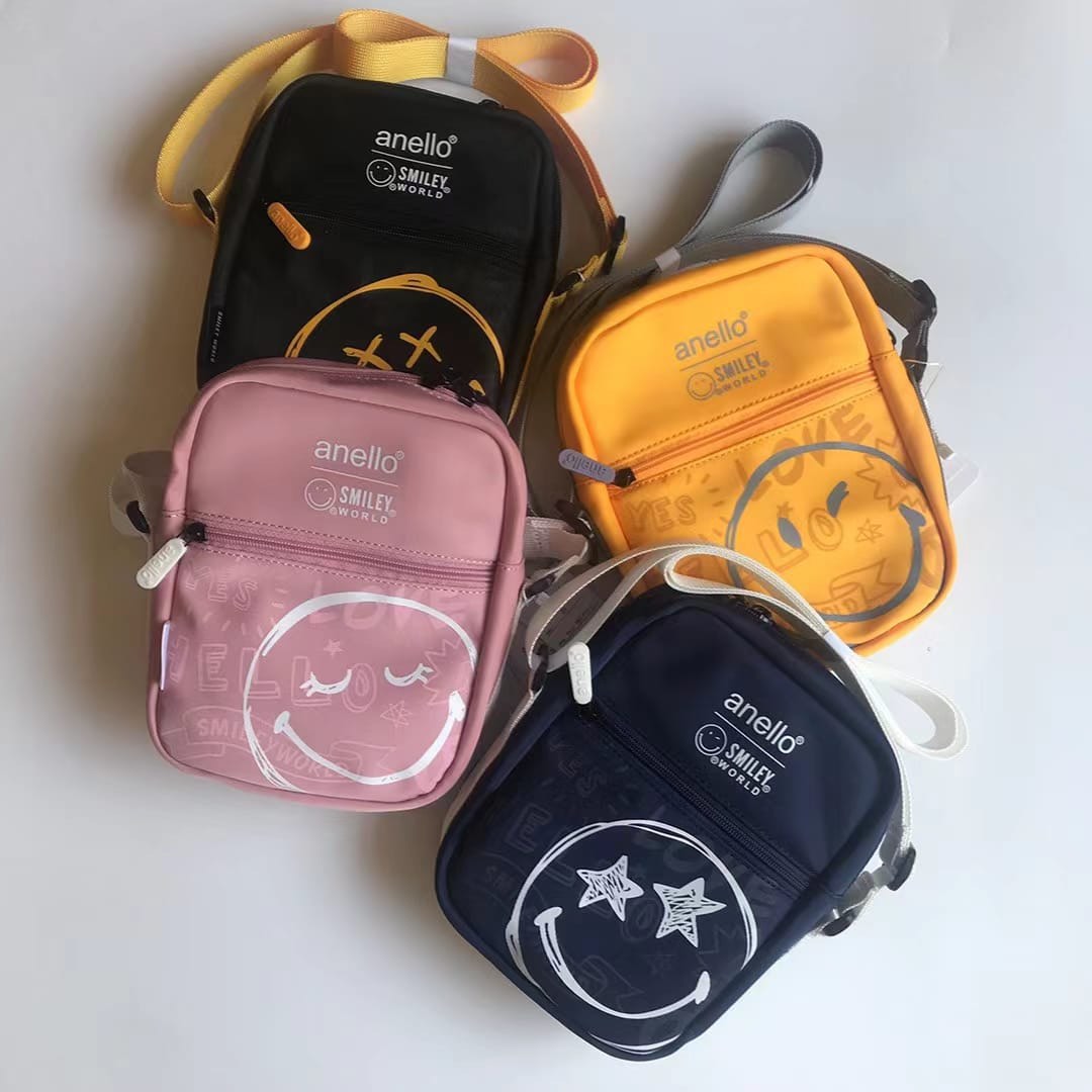 【全新】Anello x smiley world bag 斜揹袋, 女裝, 手袋及銀包, 單肩包 - Carousell