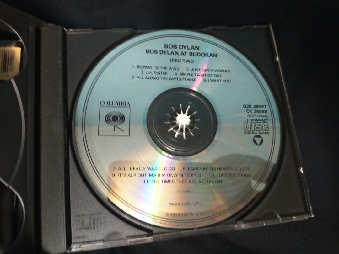 Bob Dylan - At budokan 2CD, Hobbies & Toys, Music & Media, CDs & DVDs on Carousell