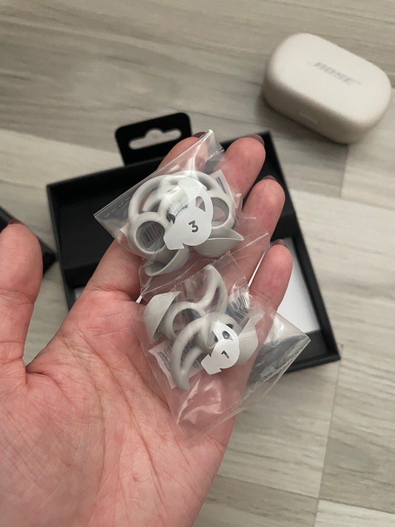 Bose quiet comfort 1 earbuds, Audio, Earphones on Carousell