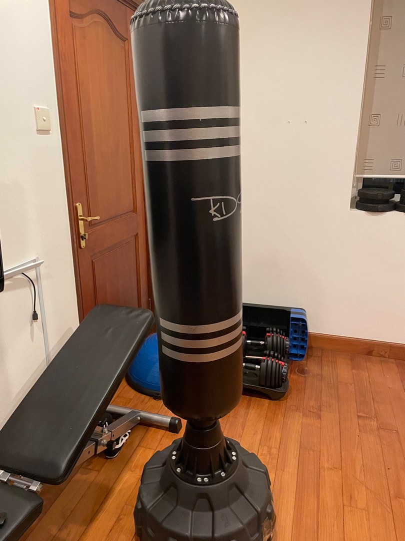 Punching bag stand, Sports Equipment, Exercise & Fitness, Toning ...