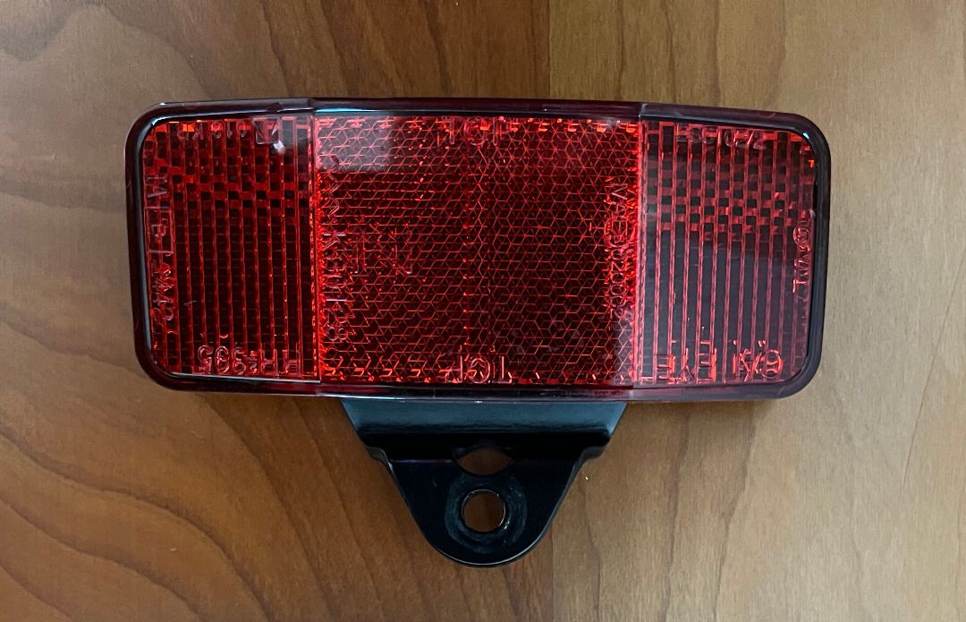 Brompton Cateye rear reflector, Sports Equipment, Bicycles & Parts ...