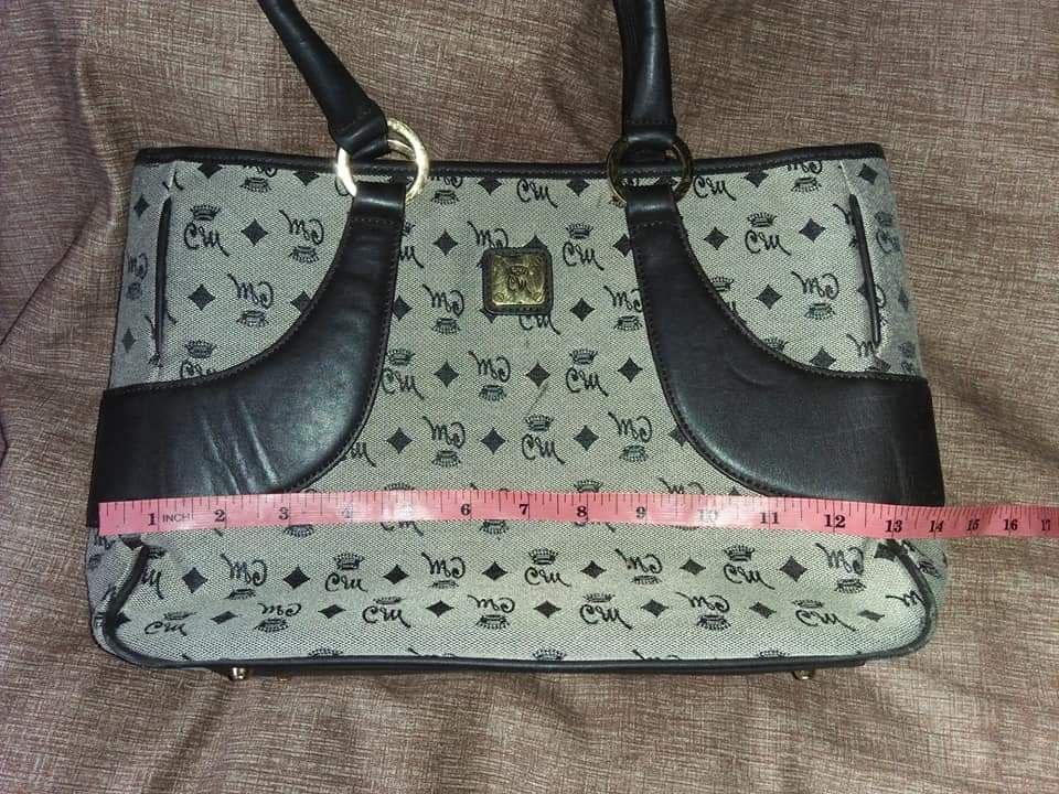 Countess Mara leather trifold long wallet on Carousell