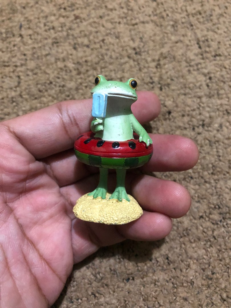 Cute ice cream frog desk figure on Carousell