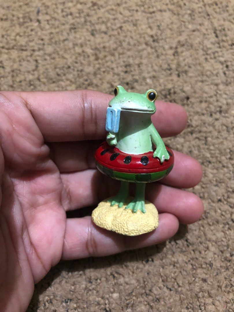 Cute ice cream frog desk figure on Carousell