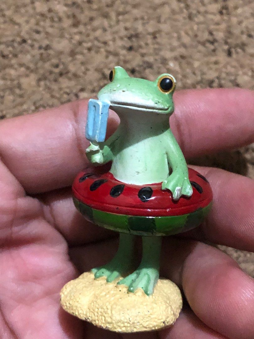 Cute ice cream frog desk figure on Carousell