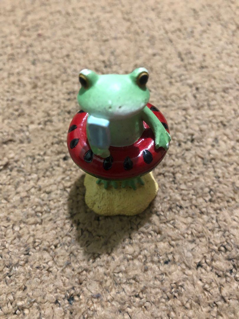Cute ice cream frog desk figure on Carousell