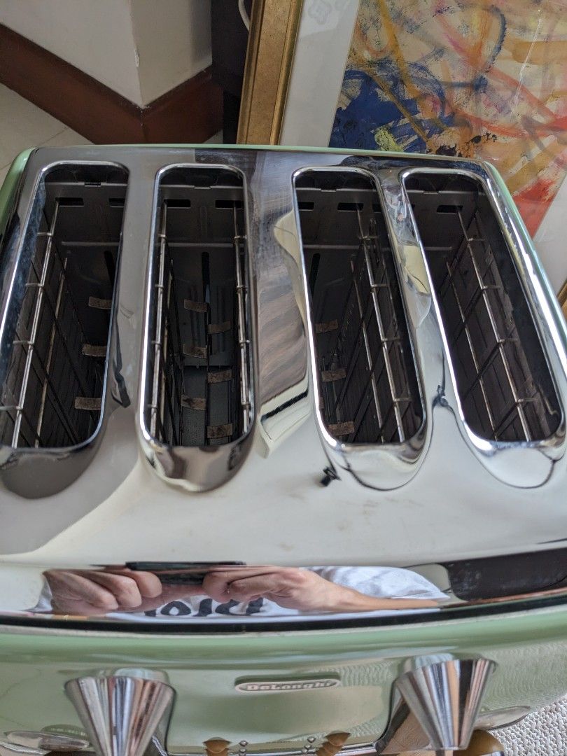Delonghi Icona Vintage Toaster in Olive, TV & Home Appliances, Kitchen ...