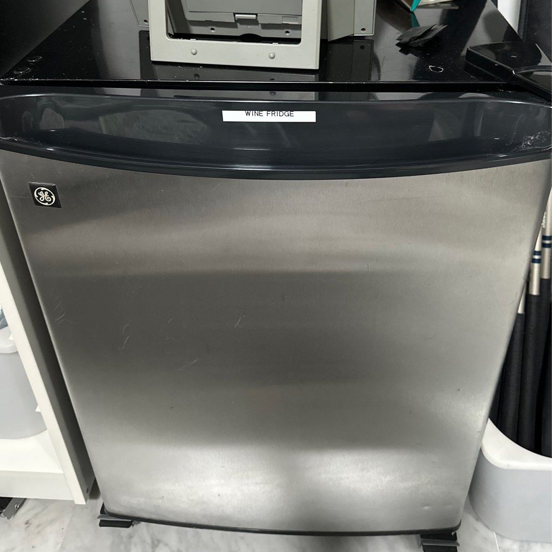 GE Mini Fridge, TV & Home Appliances, Kitchen Appliances, Refrigerators ...