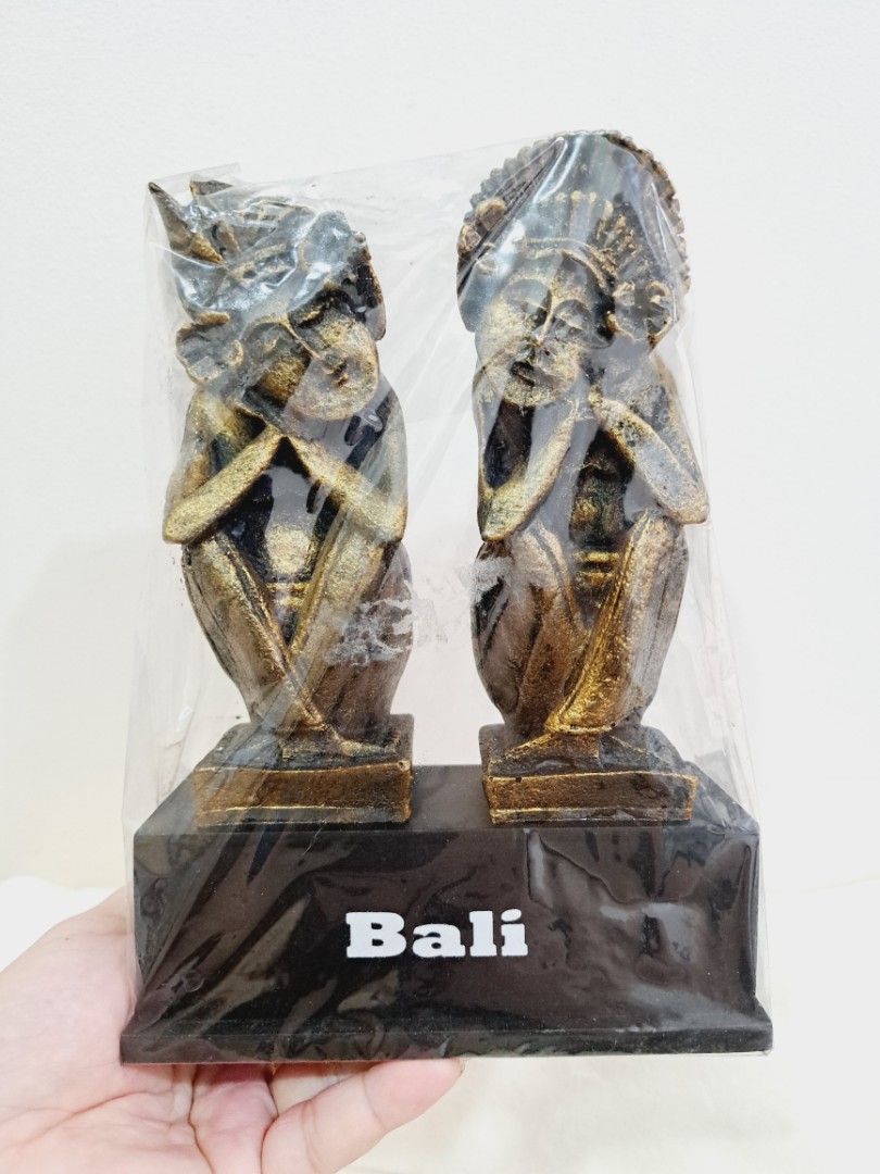 Gift Twins / Couple statue from Bali, Hobbies & Toys, Memorabilia ...