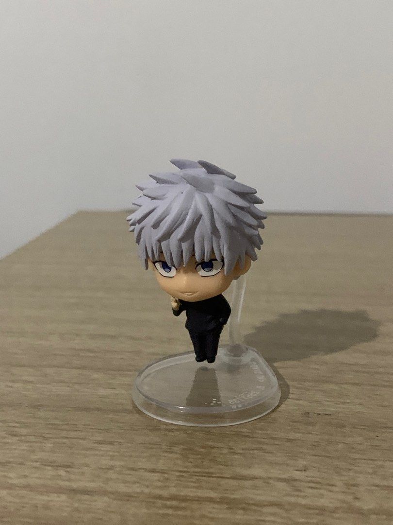 GOJO SATORU MINI STANDEE with gacha ball and freebie, Hobbies & Toys ...