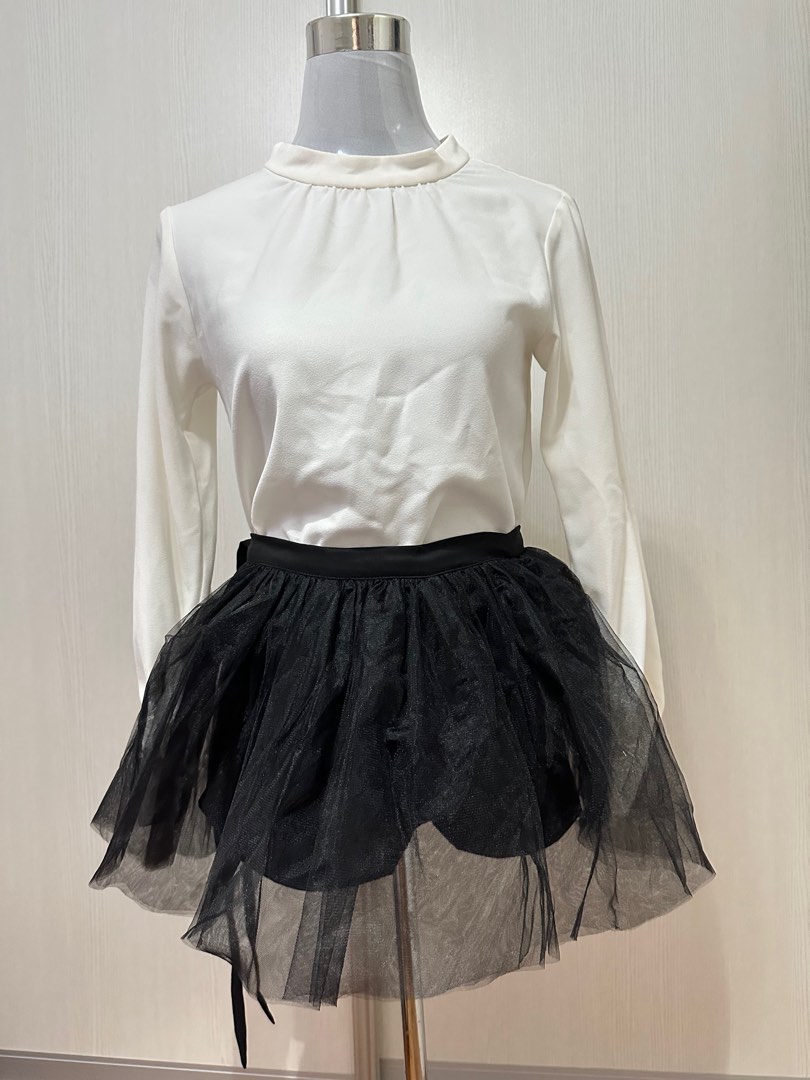 Gu White top php200 size S, Women's Fashion, Tops, Blouses on Carousell