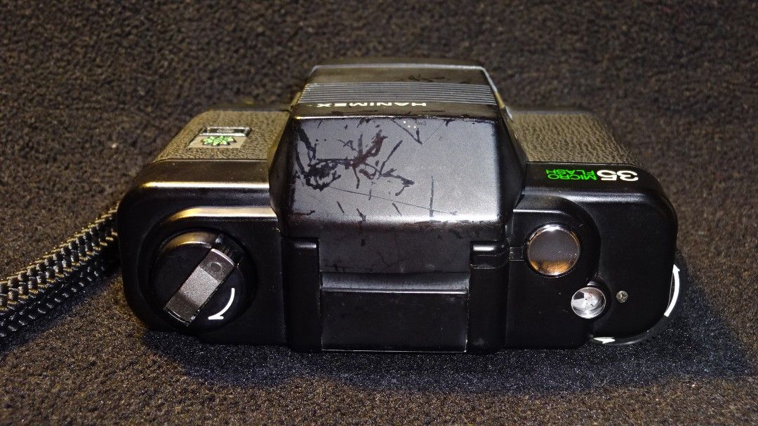 Hanimex 35 Micro Flash Film Camera with 32mm 1:2.8 4 zone focus lens on ...