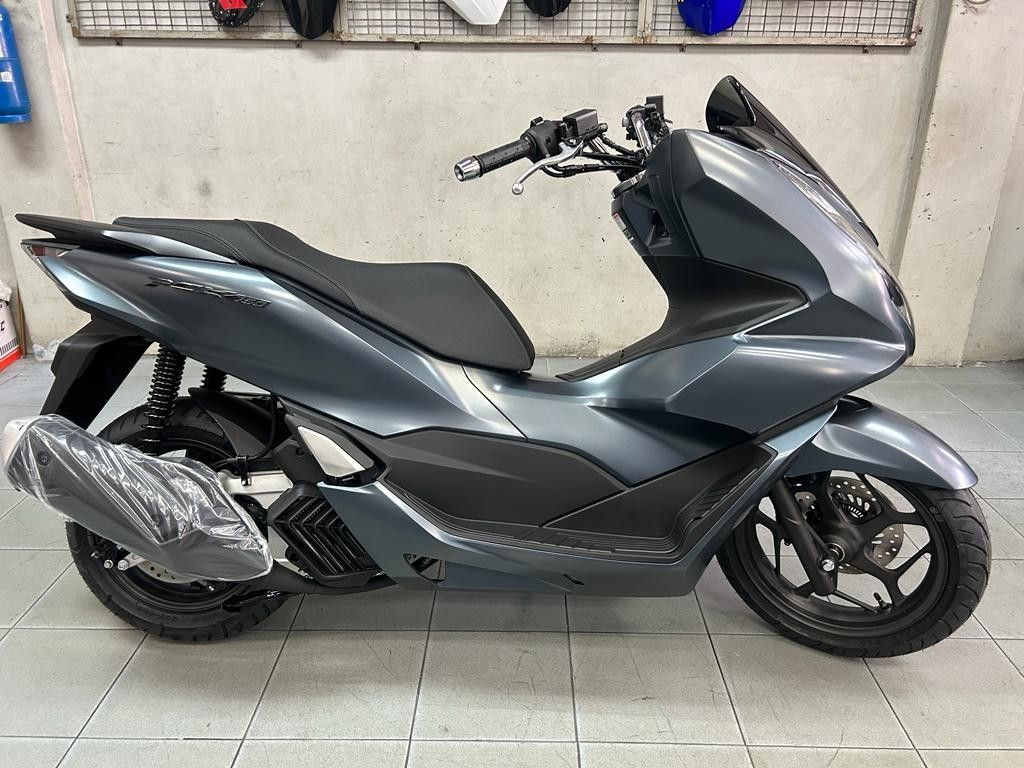 Honda PCX 160, Motorcycles, Motorcycles for Sale, Class 2B on Carousell