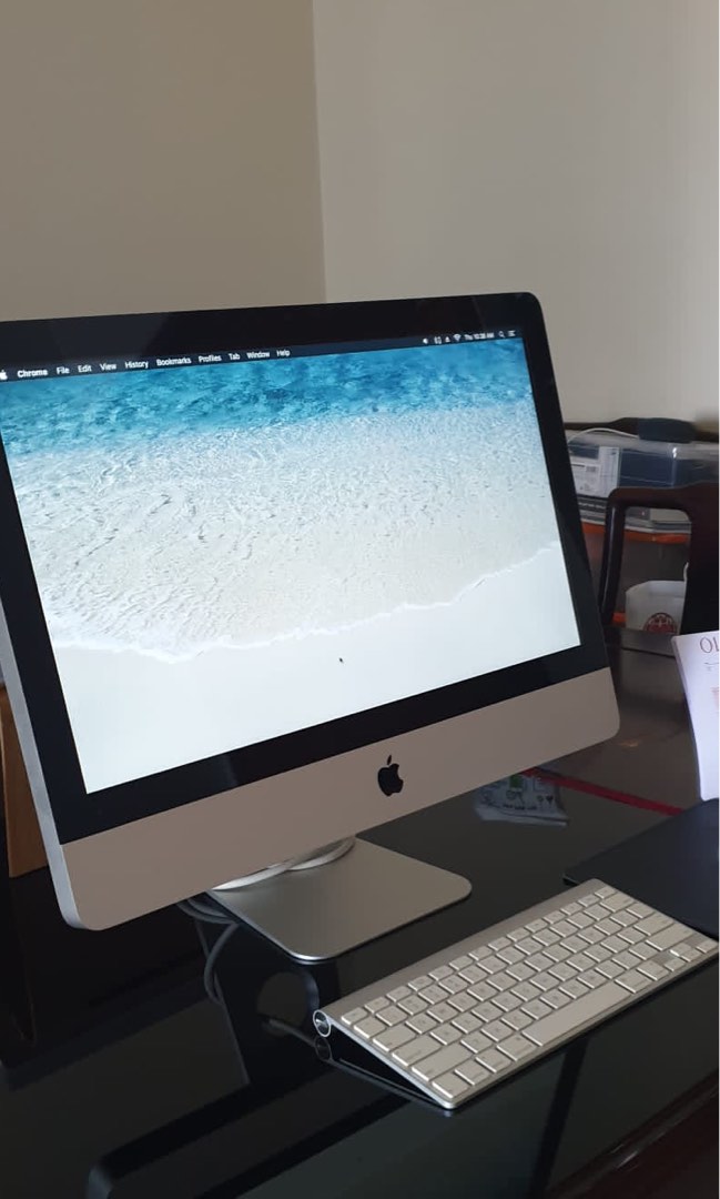 iMac (21.5 inch, mid 2010), Computers & Tech, Desktops on Carousell