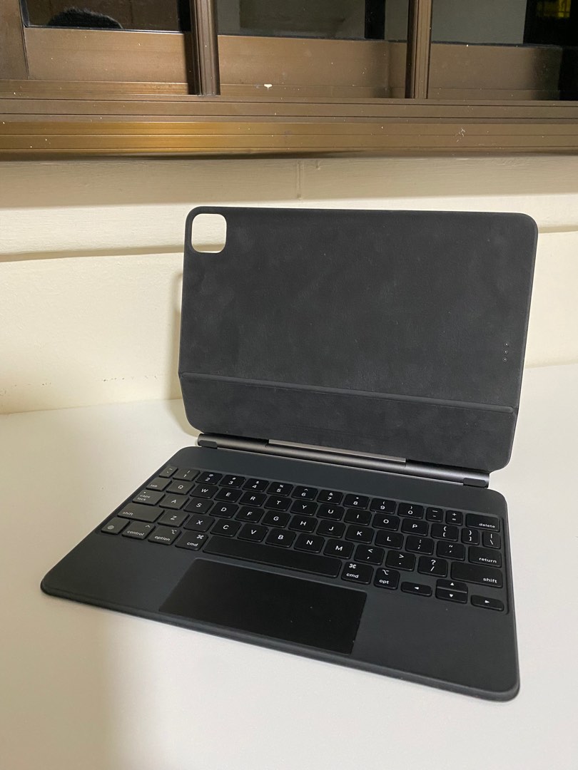 iPad Pro 11 inch Magic Keyboard, Mobile Phones & Gadgets, Tablets, iPad ...