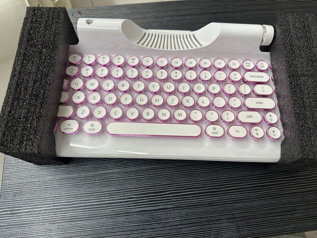 Know key retro typewriter keyboard with led lights effect, Computers ...