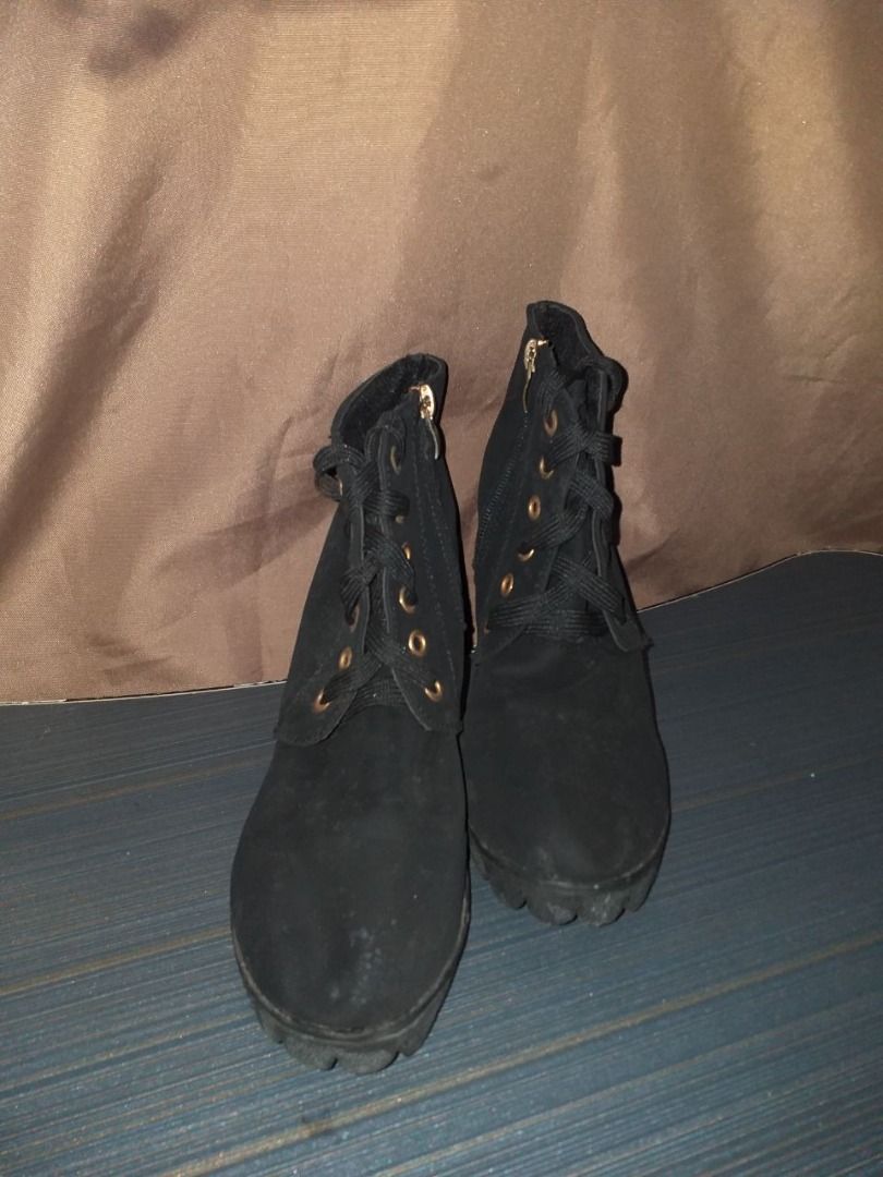 Korean Black Dwarf Boots on Carousell