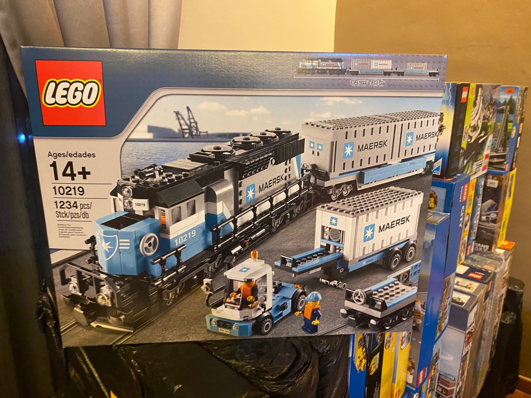 LEGO 10219 CITY Maersk Container Train, Hobbies & Toys, Toys & Games on ...