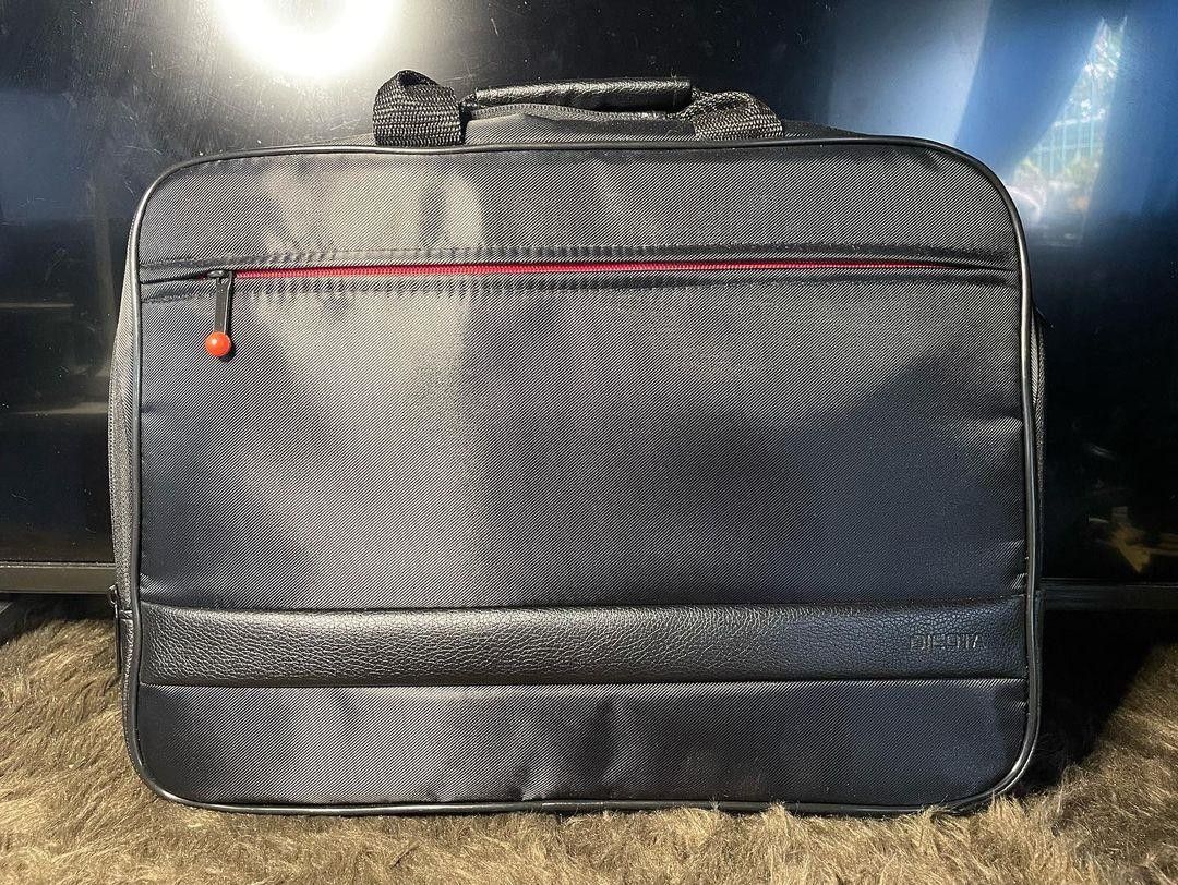 Lenovo BISmart Carry Case (Laptop Bag) on Carousell