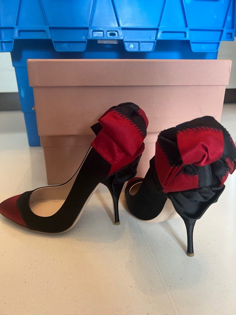 Miu Miu Brand New Satin Ribbons Heels, 名牌, 鞋及波鞋 - Carousell