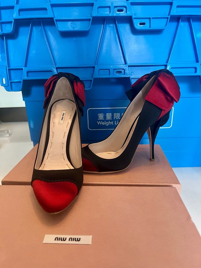 Miu Miu Brand New Satin Ribbons Heels, 名牌, 鞋及波鞋 - Carousell