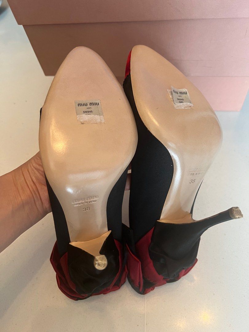 Miu Miu Brand New Satin Ribbons Heels, 名牌, 鞋及波鞋 - Carousell