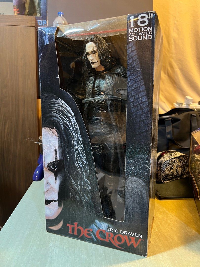 NECA CROW 18" 可動發聲, 興趣及遊戲, 玩具 & 遊戲類 - Carousell