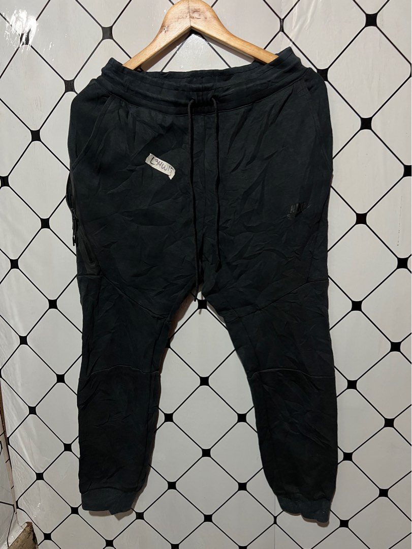 Nike jogger black tag tech fleece, Men's Fashion, Bottoms, Joggers on ...