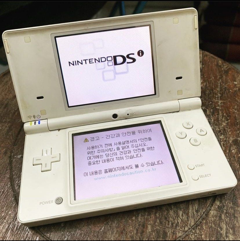 Nintendo DS i, Video Gaming, Video Game Consoles, Nintendo on Carousell