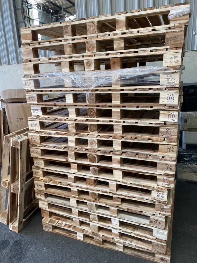 PALLET KAYU, Furniture & Home Living, Outdoor Furniture on Carousell