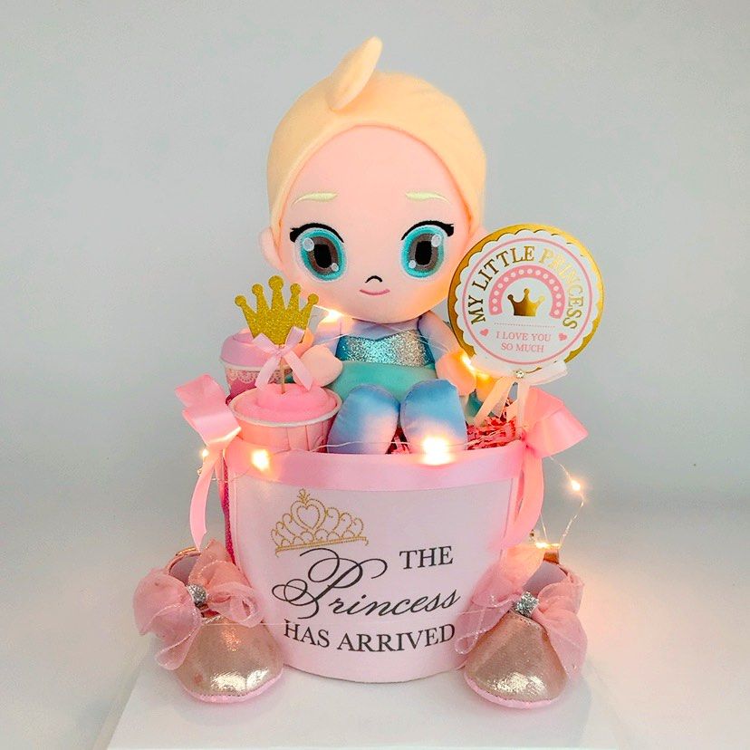 Ready stock - Princess Diaper Cake, Babies & Kids, Bathing & Changing ...