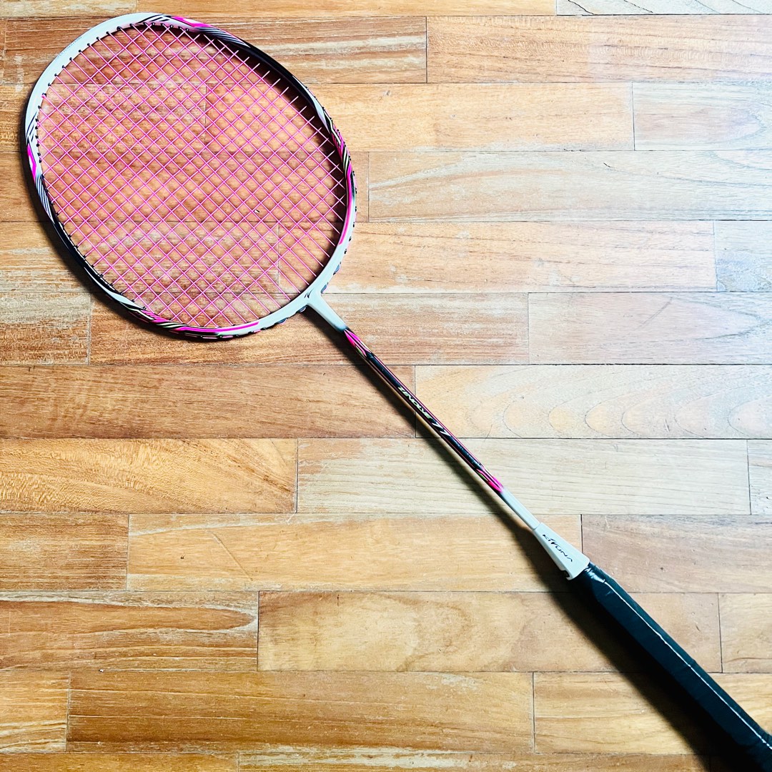 Pristine Condition Kizuna Z Evolve 77 4U Badminton Racket strung with ...