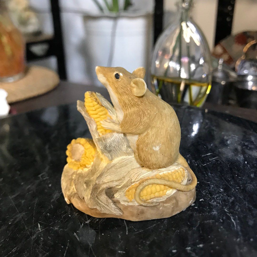 Rgf Mouse with sweet Corn figurine ( Regency Fine Arts collection) Hand ...